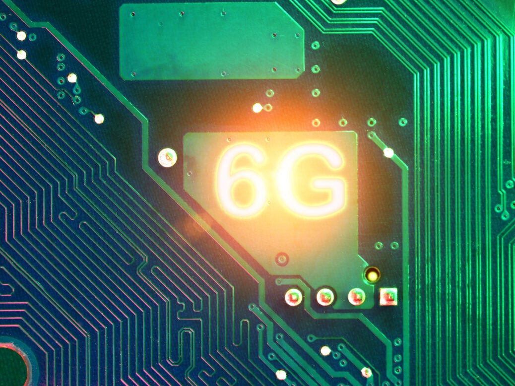 6G will make smartphones obsolete within 10 years, analyst predicts